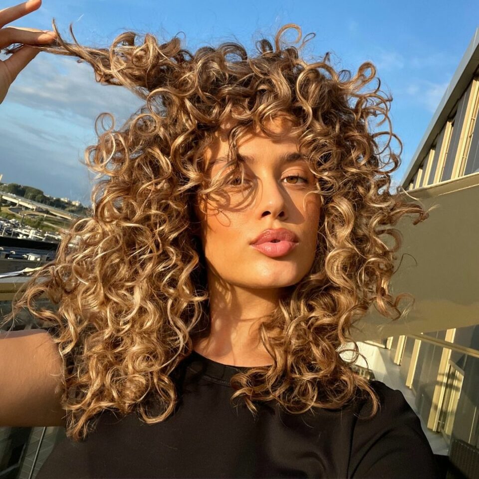 13 Stunning Face-Framing Curly Hair Ideas That Highlight Your Features ...