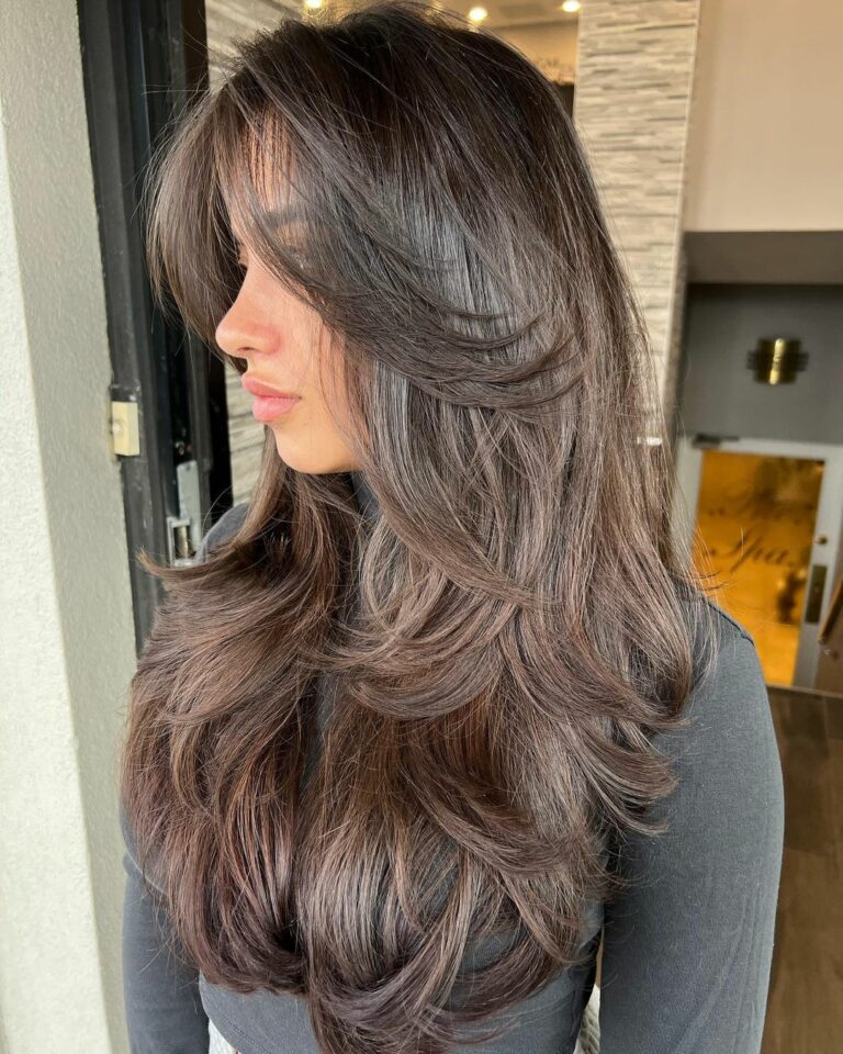 11 Curtain Bangs Ideas For Straight Hair That Look Effortlessly Chic