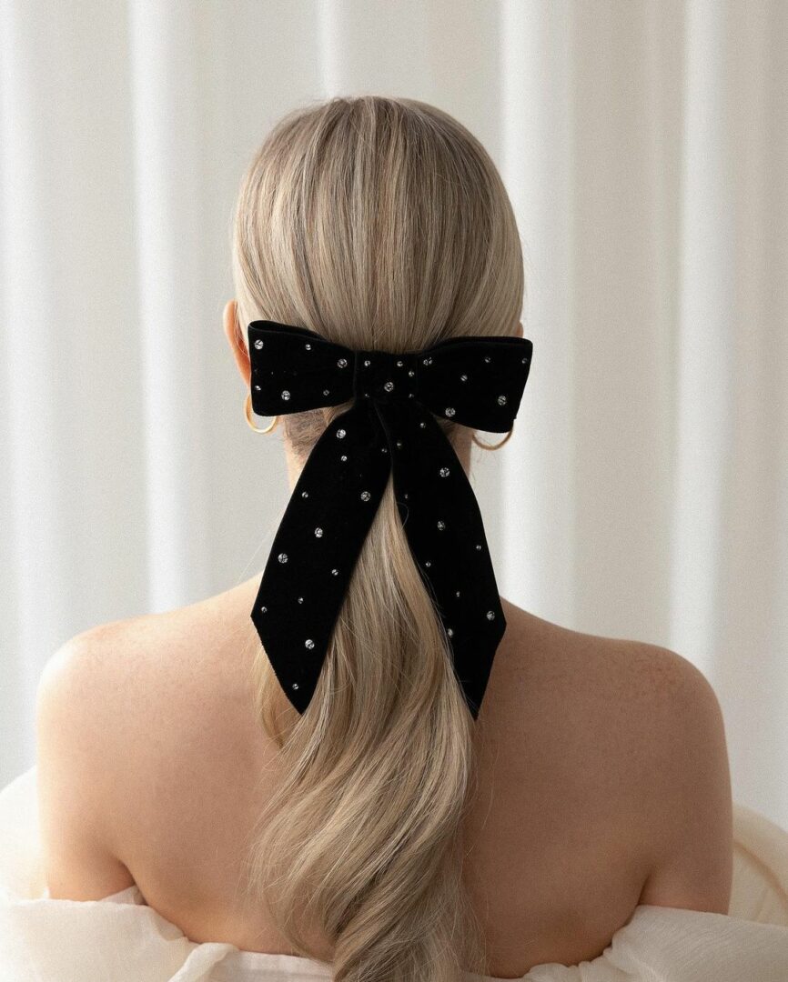 14 Charming Christmas Hairstyles For A Merry And Bright Look