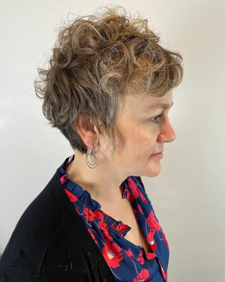 15 Pixie Shag Hairstyles For Bold Women Over 60 That Confirm Age Is ...