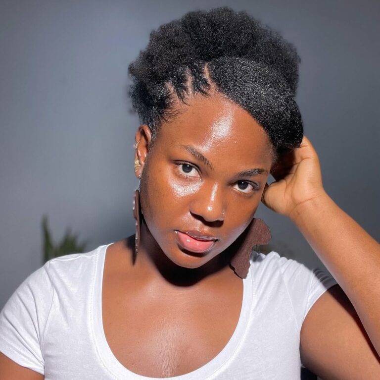 15 Perfect Hairstyles For Office Meetings You'll Instantly Love