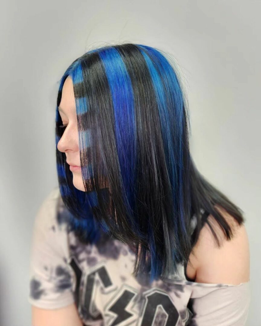 Top 12 Midnight Blue Hair Dreams That Are A Beautiful Disaster
