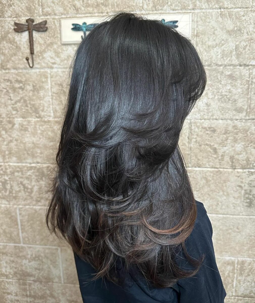 Too Much Hair? 14 Layered Hairstyles That Add Shape Without Losing Volume