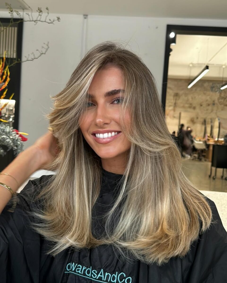 12 Dazzling Victoria’s Secret Hairstyles That Are An Instant Bombshell