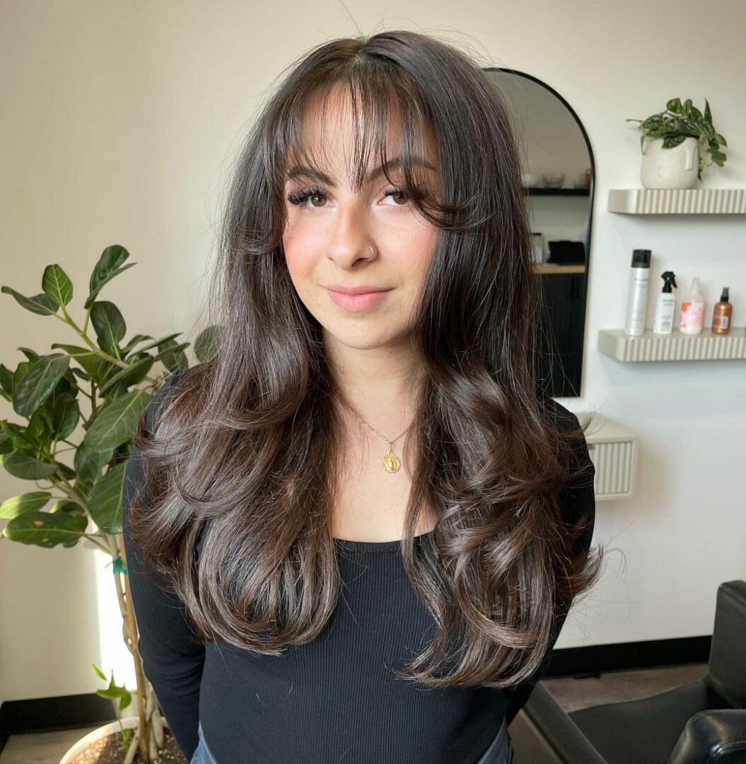 12 Best Haircuts For Big Foreheads That Are Popular Everywhere