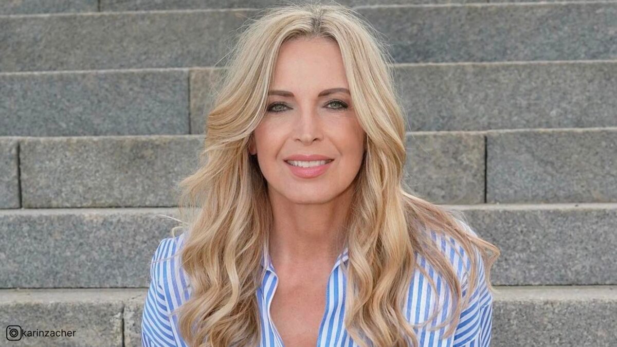 Long Hairstyles For Women Over 40 That Exude A Timeless And Elegant ...