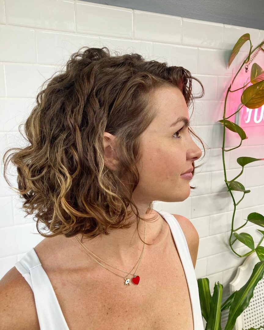 14 Most Flattering Haircuts For Thick Wavy Hair That Will Remove Excess ...