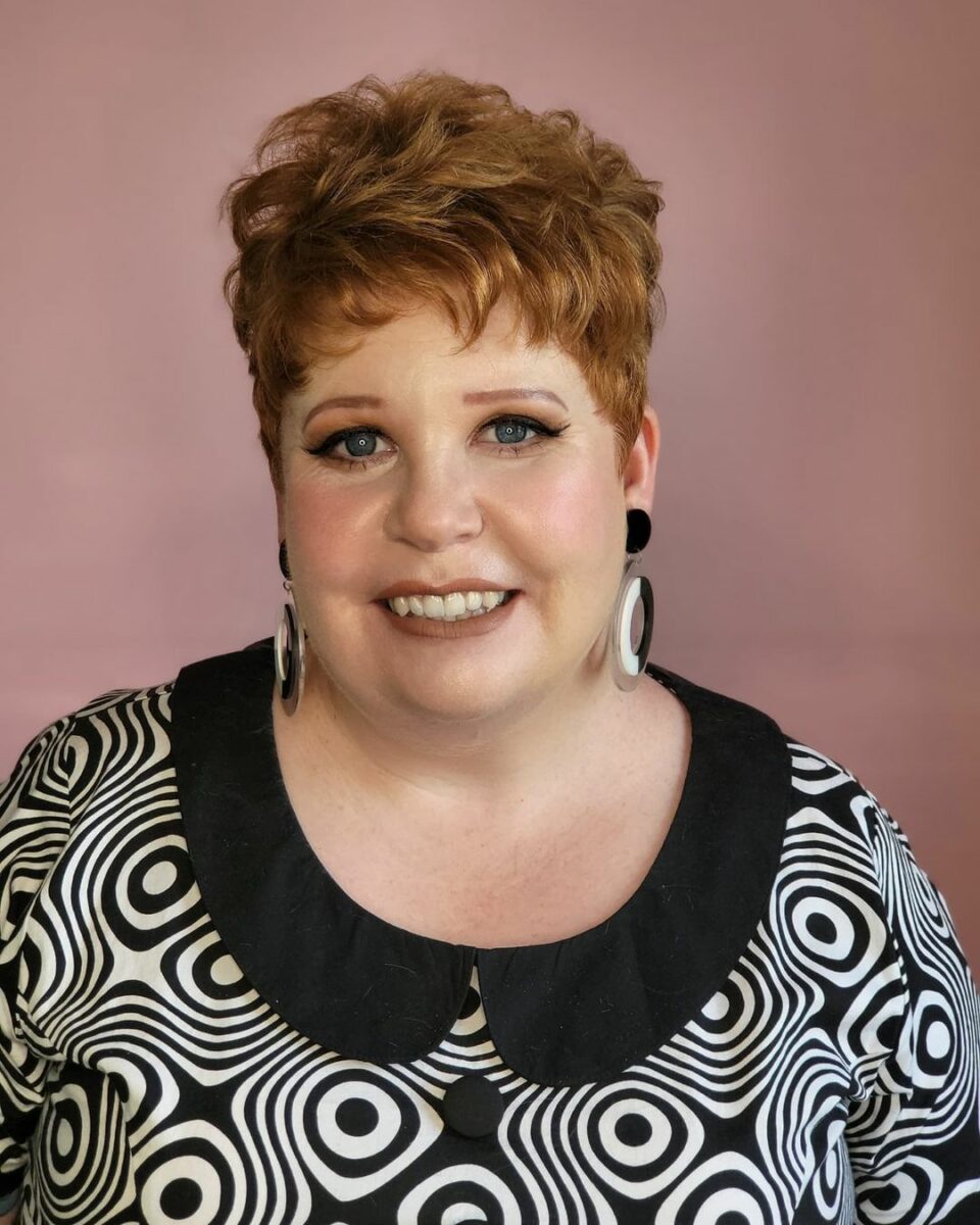 13 Haircuts For Double Chins That Slim The Face And Highlight Your Best ...