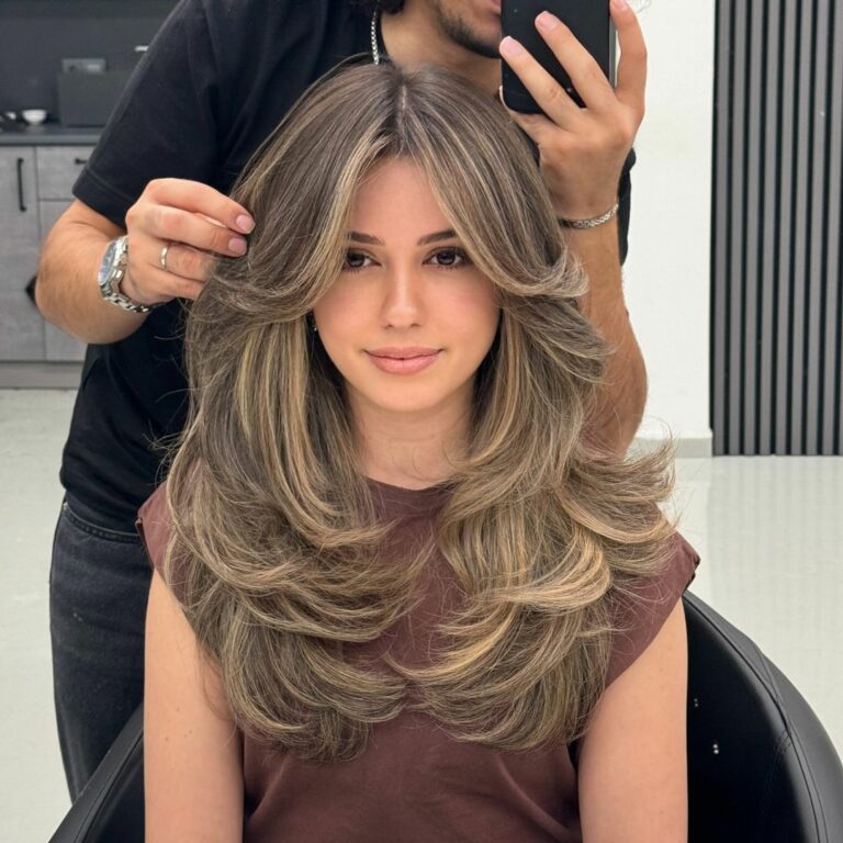 11 Curtain Bangs Ideas For Straight Hair That Look Effortlessly Chic