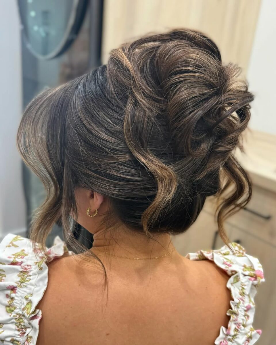 12 Stunning Holiday Hair Looks That Will Get You In The Festive Mood