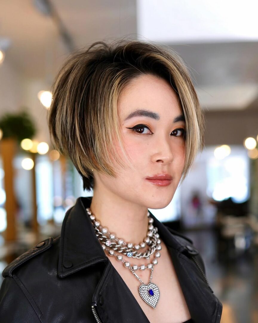 12 Bold Styles To Elevate Your Look With A Pixie Cut With Highlights