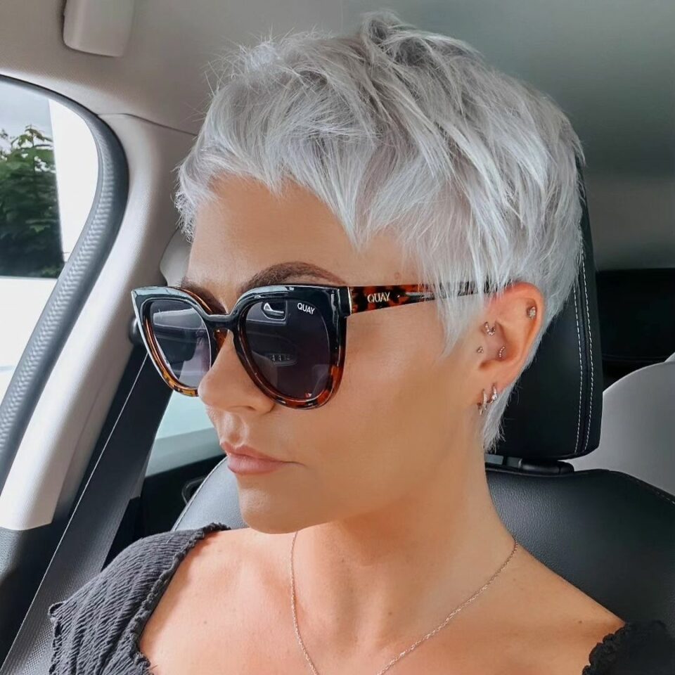 14 coupes de cheveux Pixie pour les femmes de plus de 50 ans aux cheveux fins, qui donnent du volume