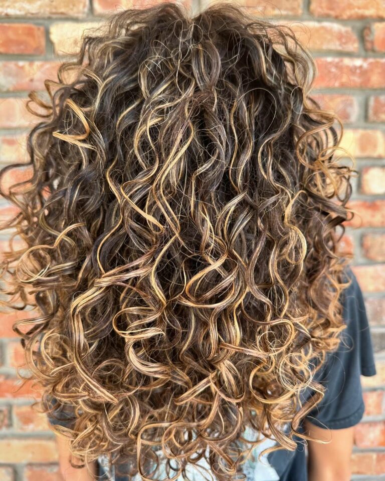 From Ordinary To Extraordinary: The Magic Of Partial Highlights For A Fresh, Radiant Look