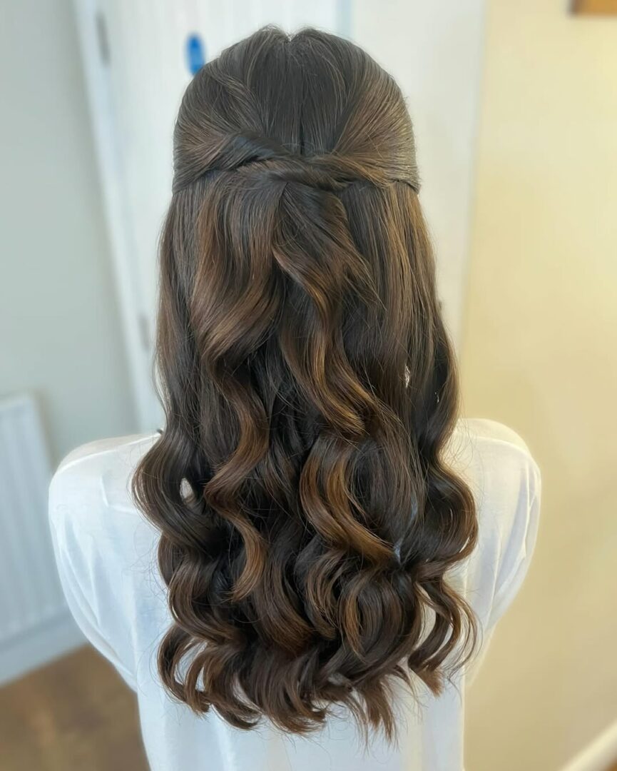 10 Hairstyles For Full Faces That Will Highlight Your Best Features