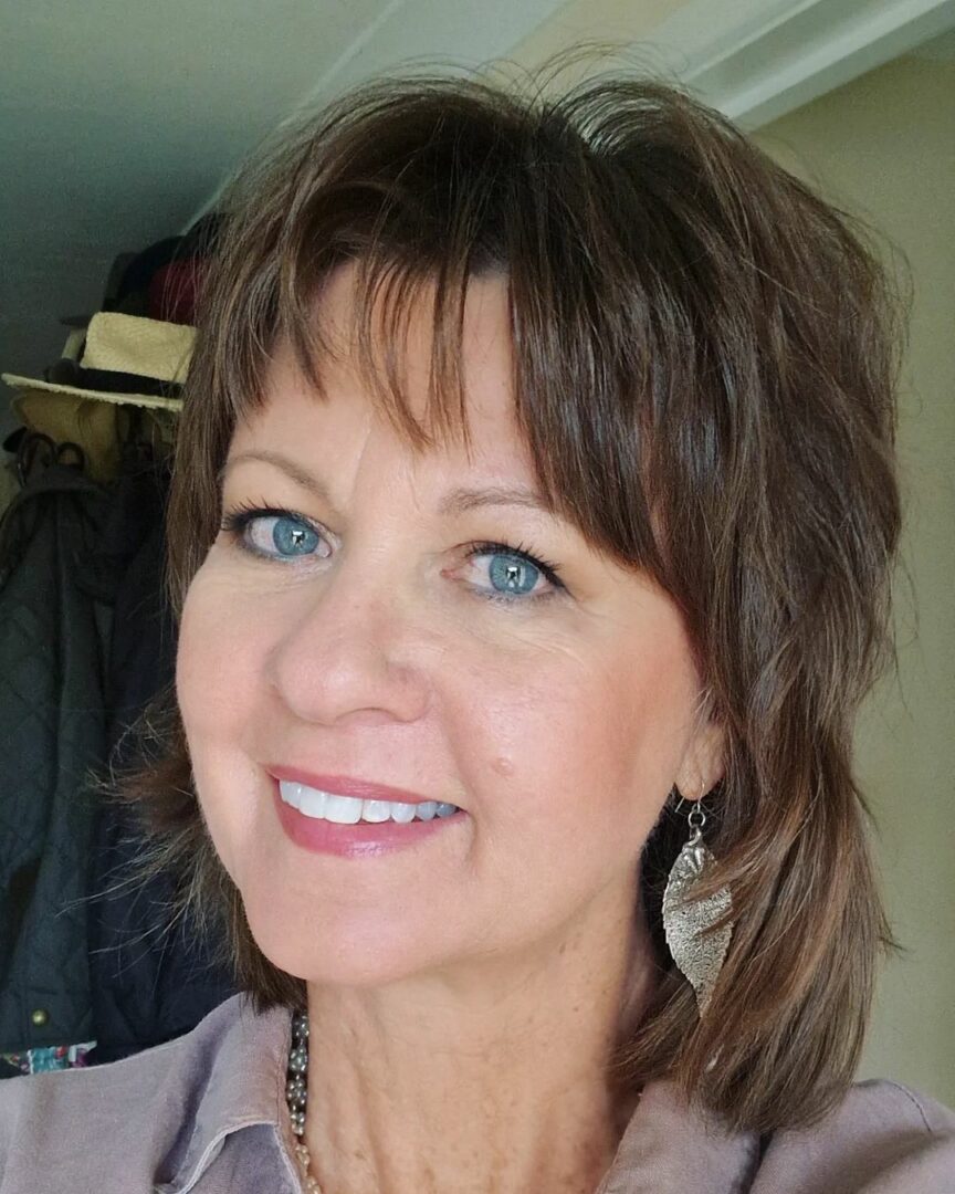 12 Shaggy Hairstyles For Women Over 60 To Refresh Their Appearance