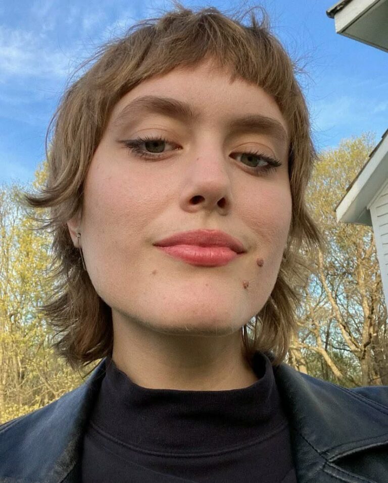 16 Haircuts That Conceal And Contour A Larger Forehead With Style