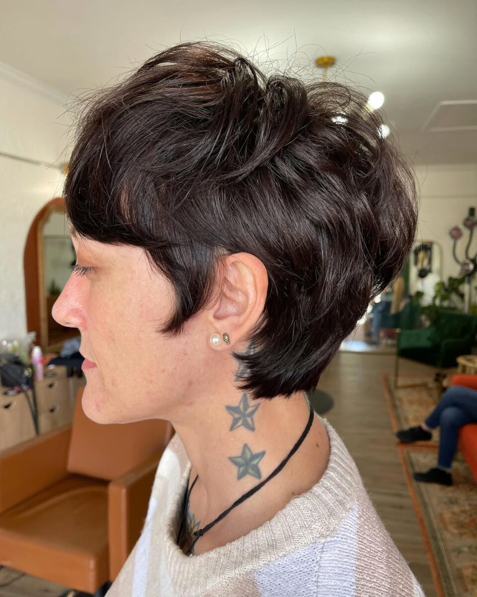 10 Modern Shaggy Hairstyles For Women Over 50