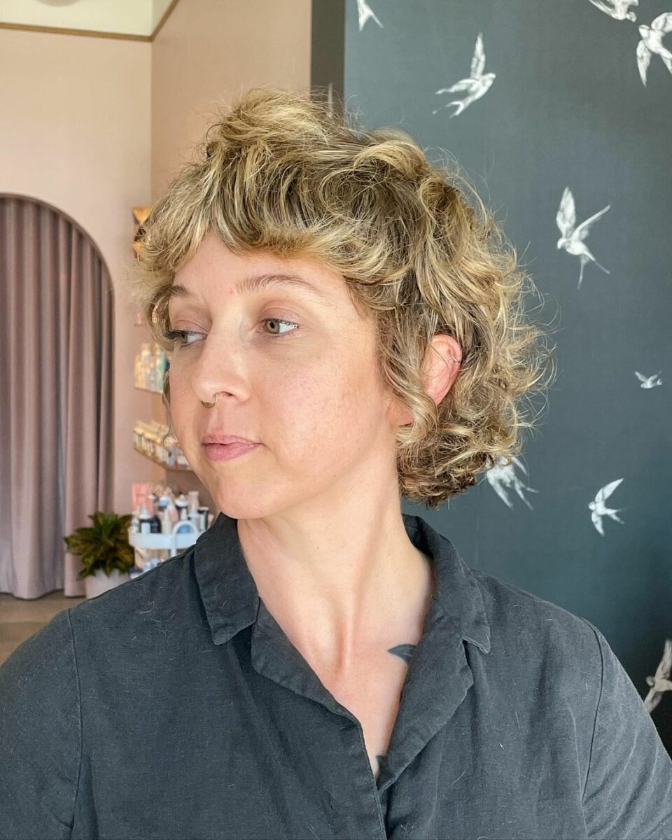 10 Modern Shaggy Hairstyles For Women Over 50