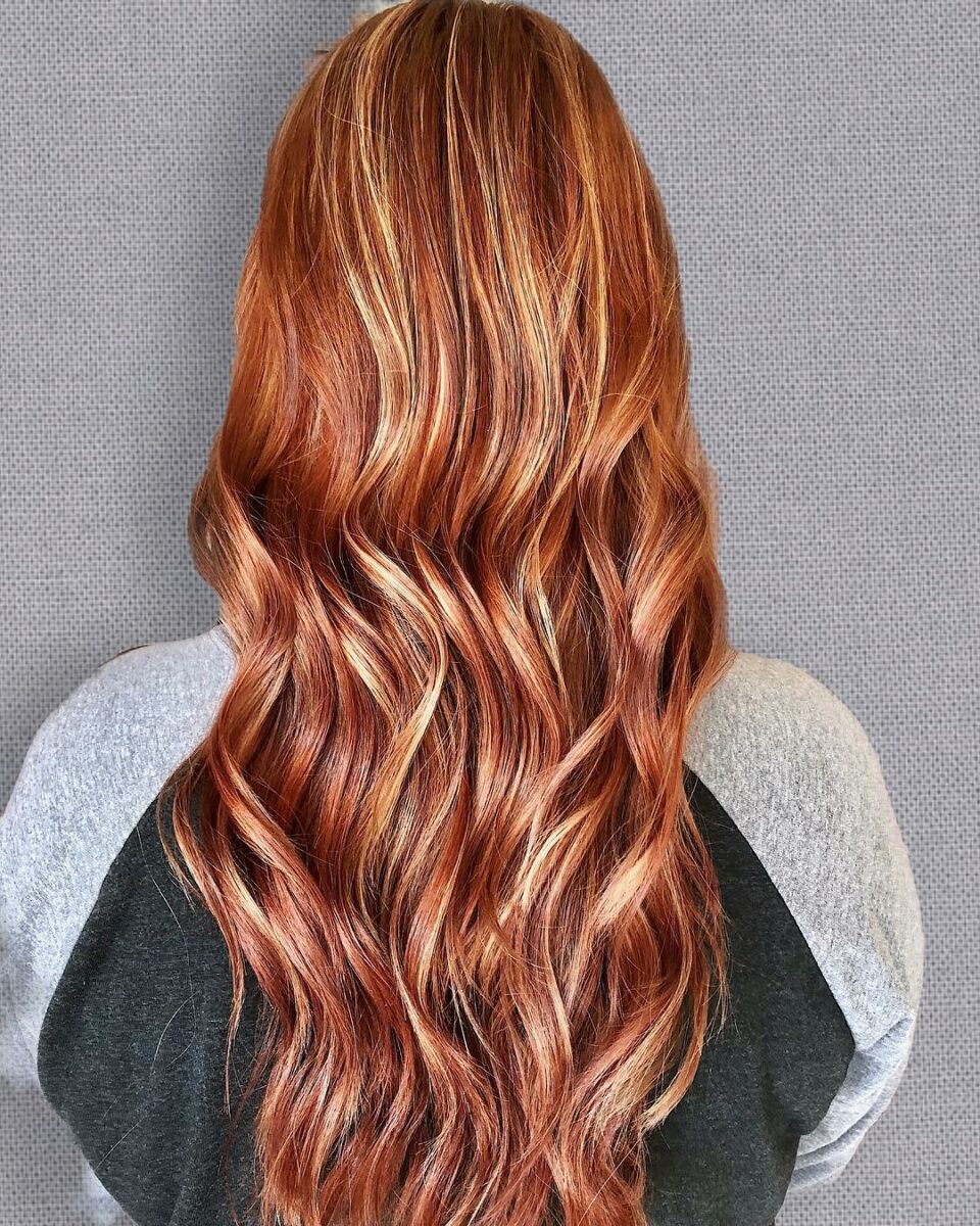 11 styles de cheveux roux avec des mèches et un éclat cramoisi très ...