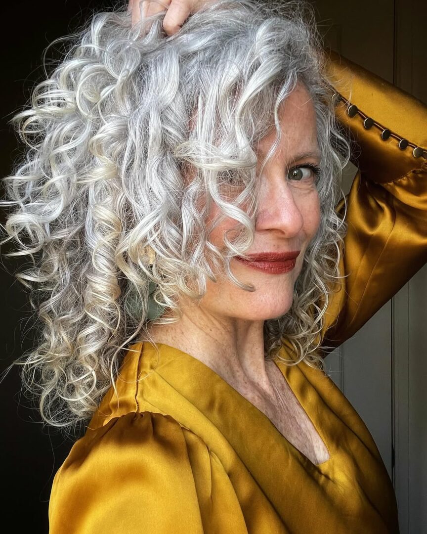 13 Elegant Silver Hair Colors For Older Women With Grey Hair