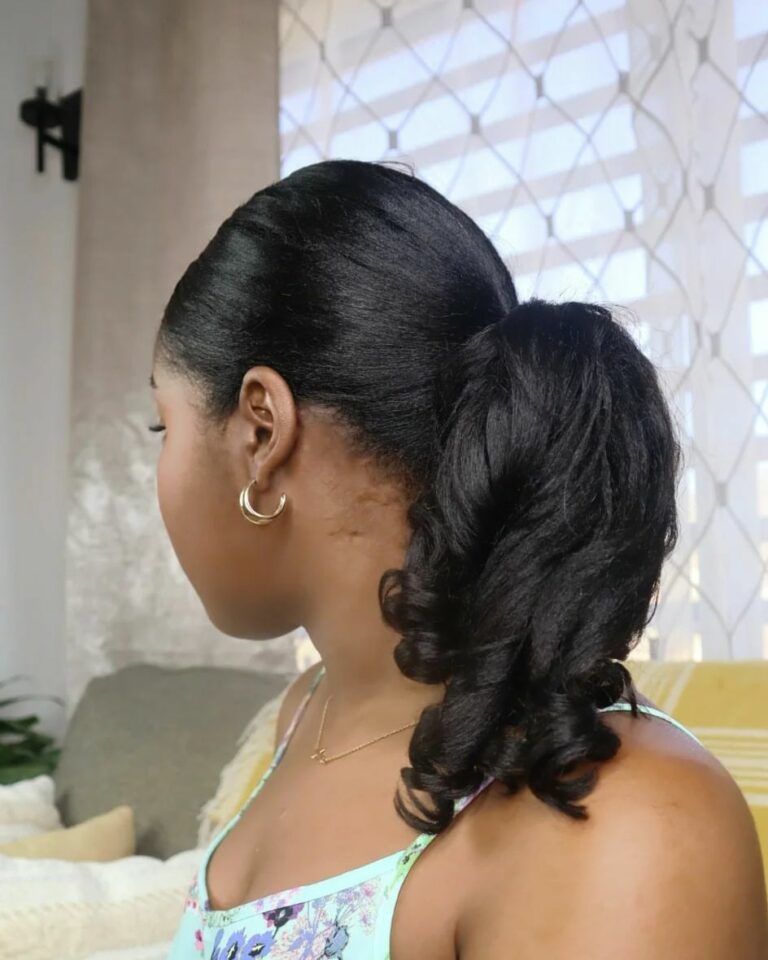 15 Relaxed Hairstyles For Effortless And Laid-Back Look