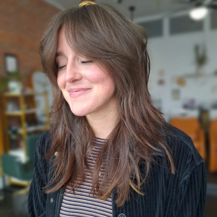 10 Modern Shaggy Hairstyles For Women Over 50