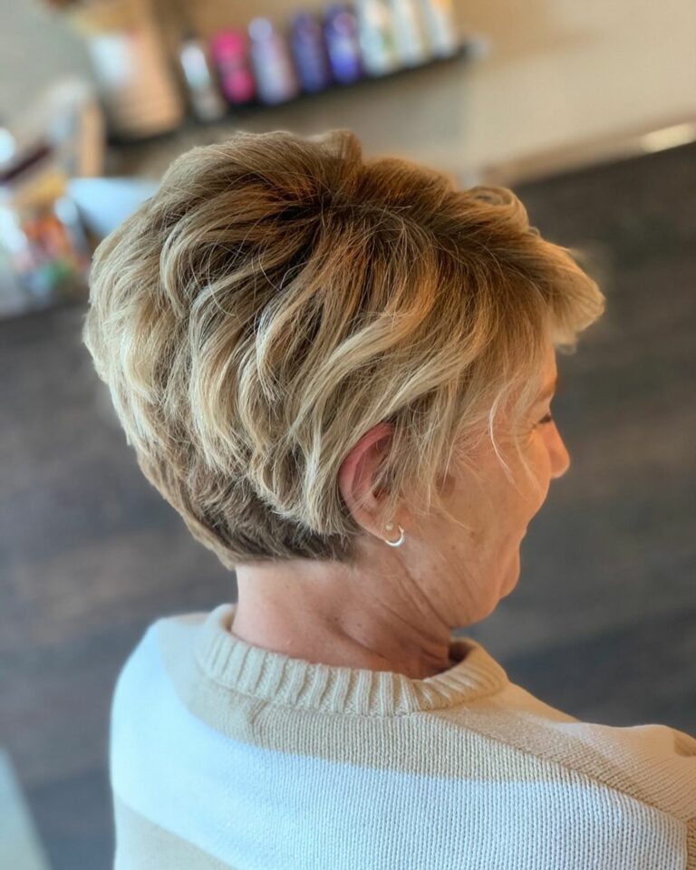 How The Graduated Bob Transforms Aging Hair—14 Styles That Work