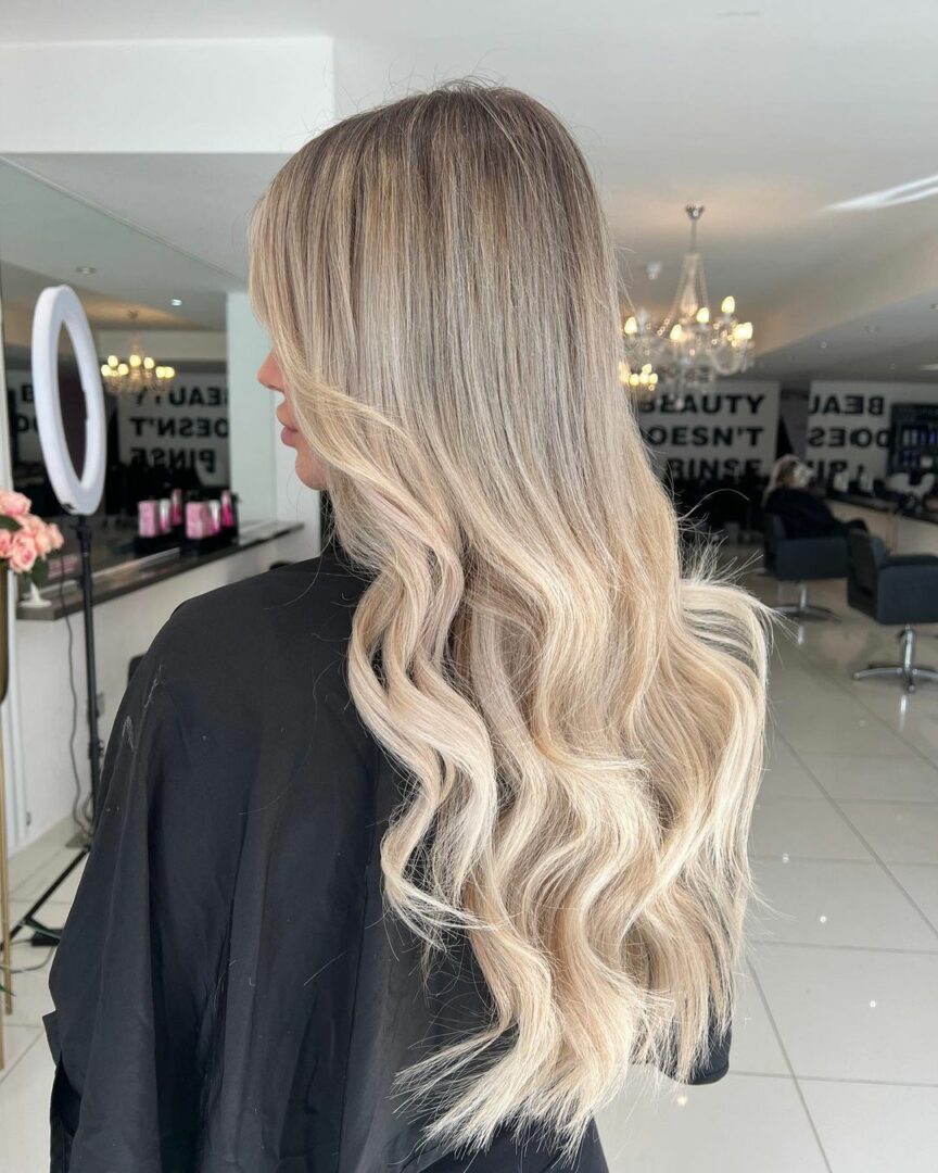 10 Stunning Root Melt Ideas To Help You Go From Brunette To Blonde In ...