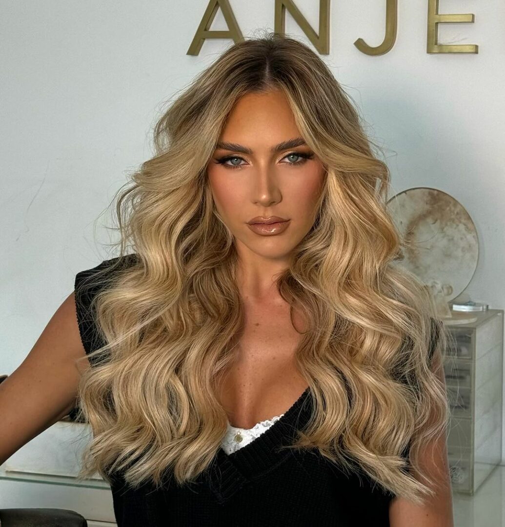 12 Dazzling Victoria’s Secret Hairstyles That Are An Instant Bombshell