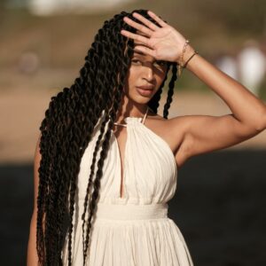 14 Ways To Transform Your Look With Faux Locs Hairstyles
