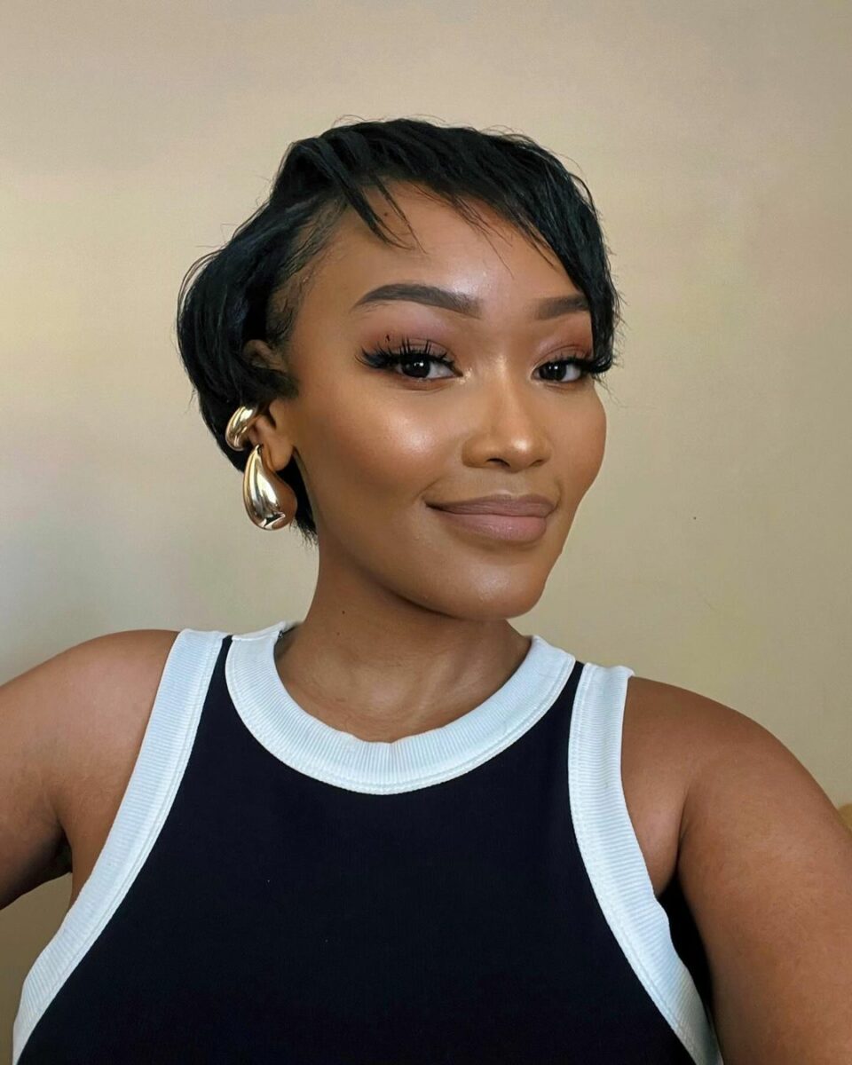 13 Short Haircuts For Fine Flat Hair That Give Your Style A Lift