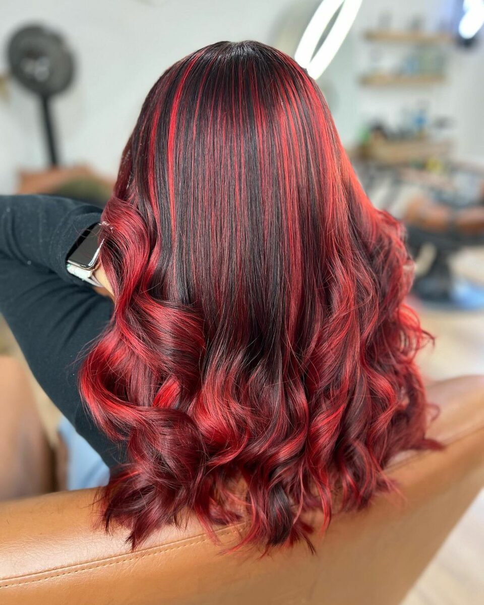 11 tendencias de pelo castaño con mechas rojas que arrasan en las redes ...