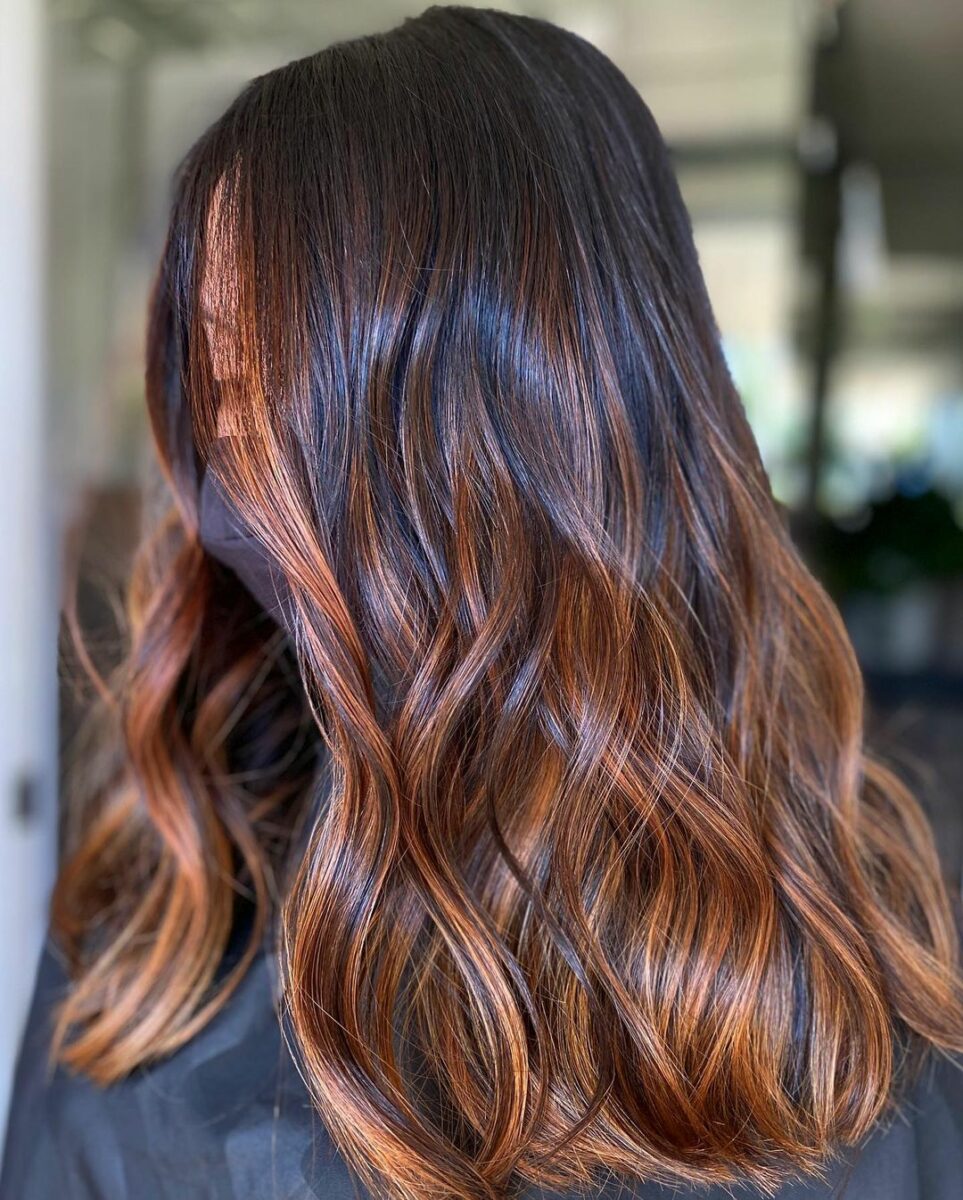 “Cinnamon Swirl” Hair Color Is Fall’s Sweetest Trend You Need To Try