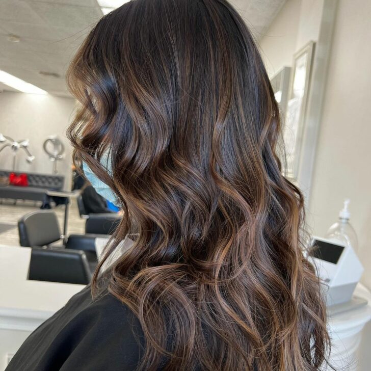 “Cinnamon Swirl” Hair Color Is Fall’s Sweetest Trend You Need To Try