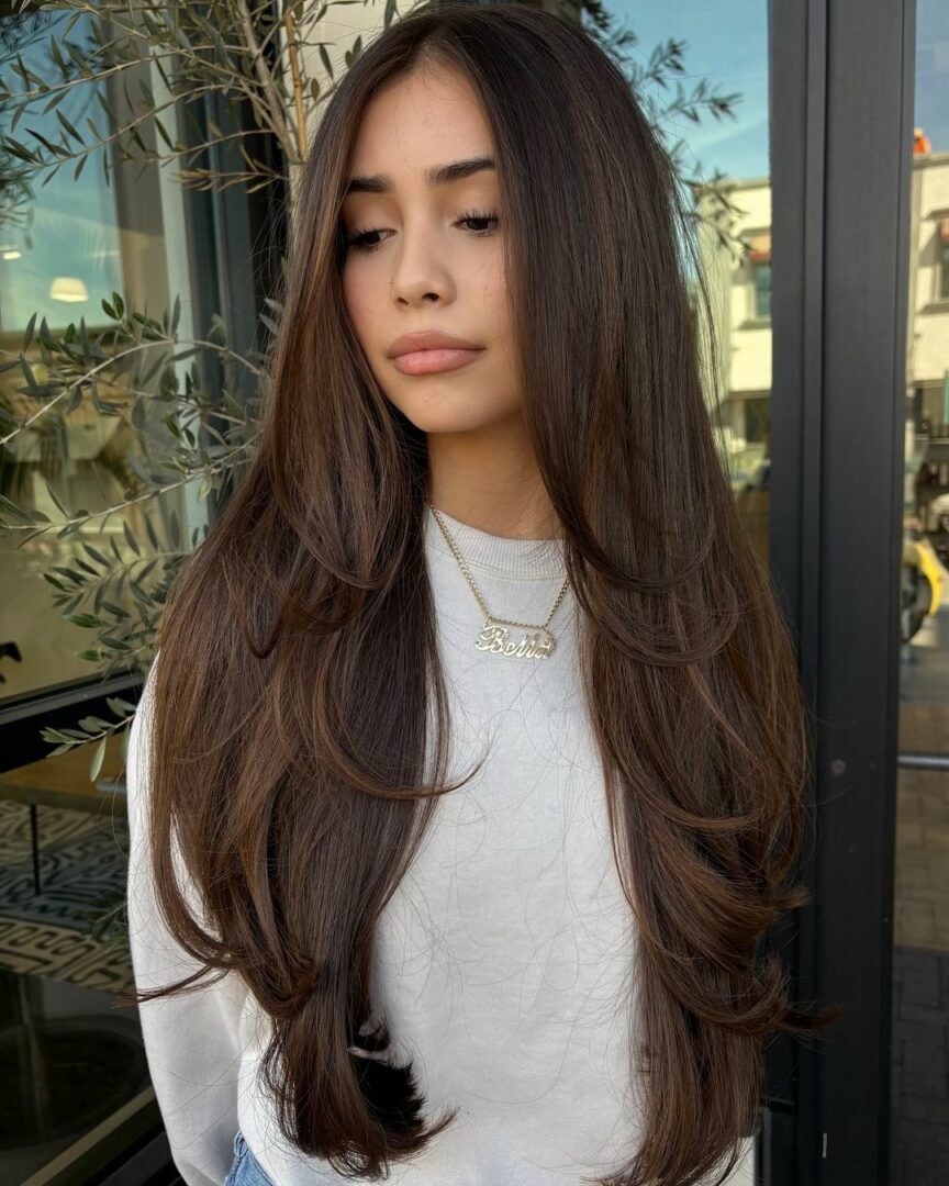 15 Trendiest V-Haircuts For Long Hair You’ll Be Excited To Try