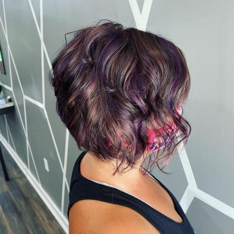 12 Chin-Length Wavy Hairstyles That Will Totally Transform Your Look