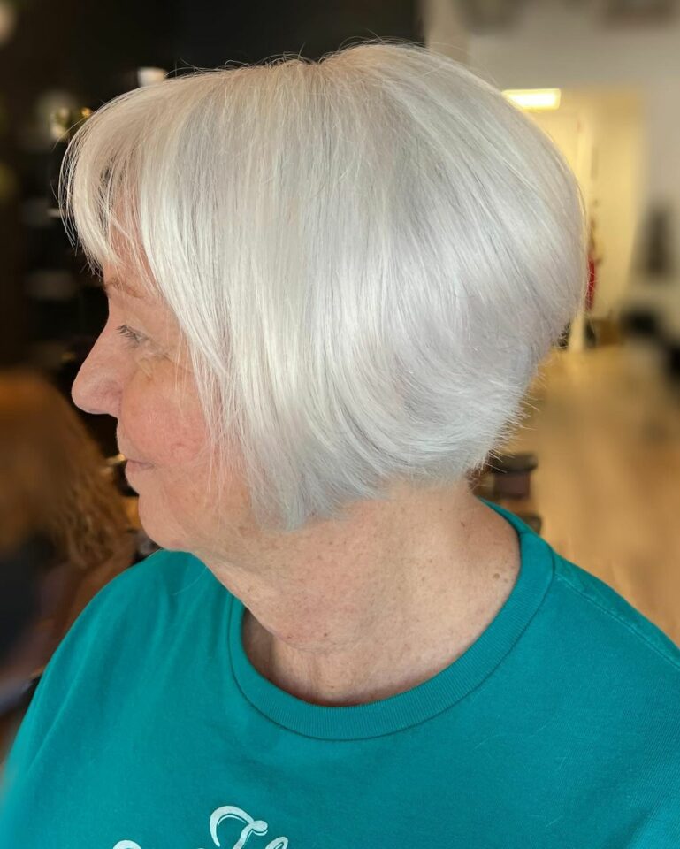 11 Stacked Bobs For Fine Hair To Give You Feminine Short Hair Inspiration
