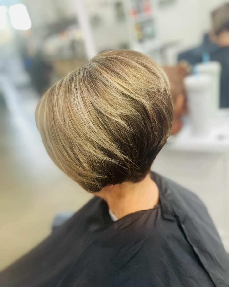 13 Timeless Wedge Haircuts For Older Women That Always Look Stylish