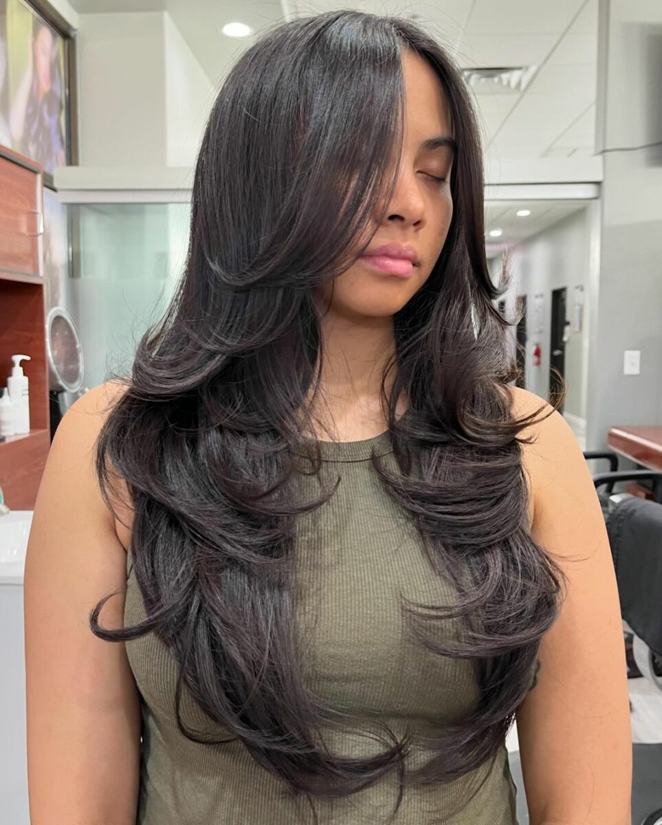 15 Trendiest V-Haircuts For Long Hair You’ll Be Excited To Try