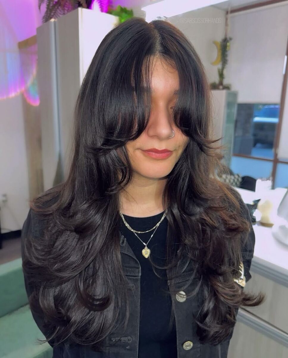 10 Layers With Curtain Bangs Haircuts That Will Elevate Your Look To A ...