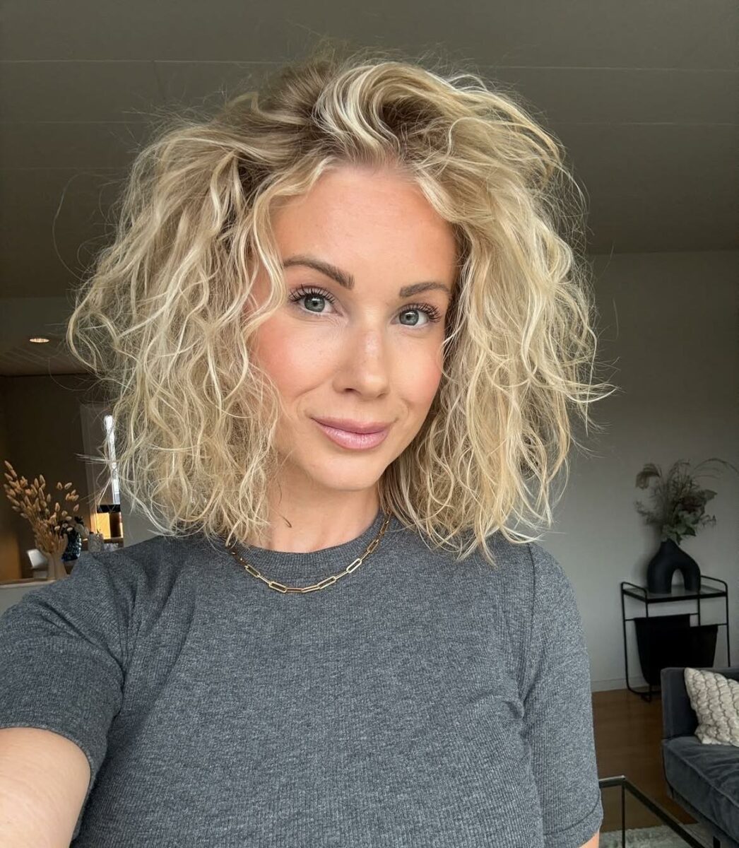 10 Curly Bob Hairstyles For A Fresh Look That's Sure To Turn Heads