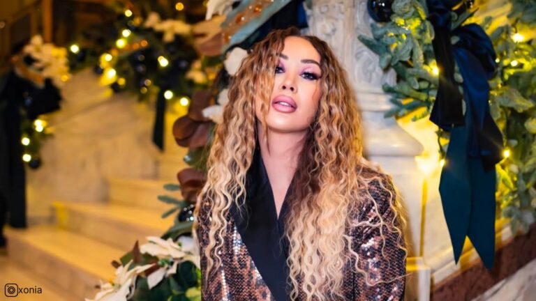 14 Charming Christmas Hairstyles For A Merry And Bright Look