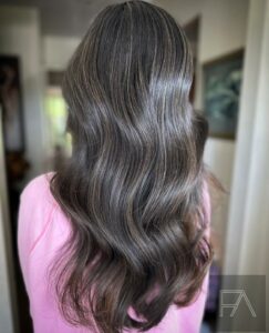 11 ideas de tintes de pelo negro azabache para un look atrevido y bonito