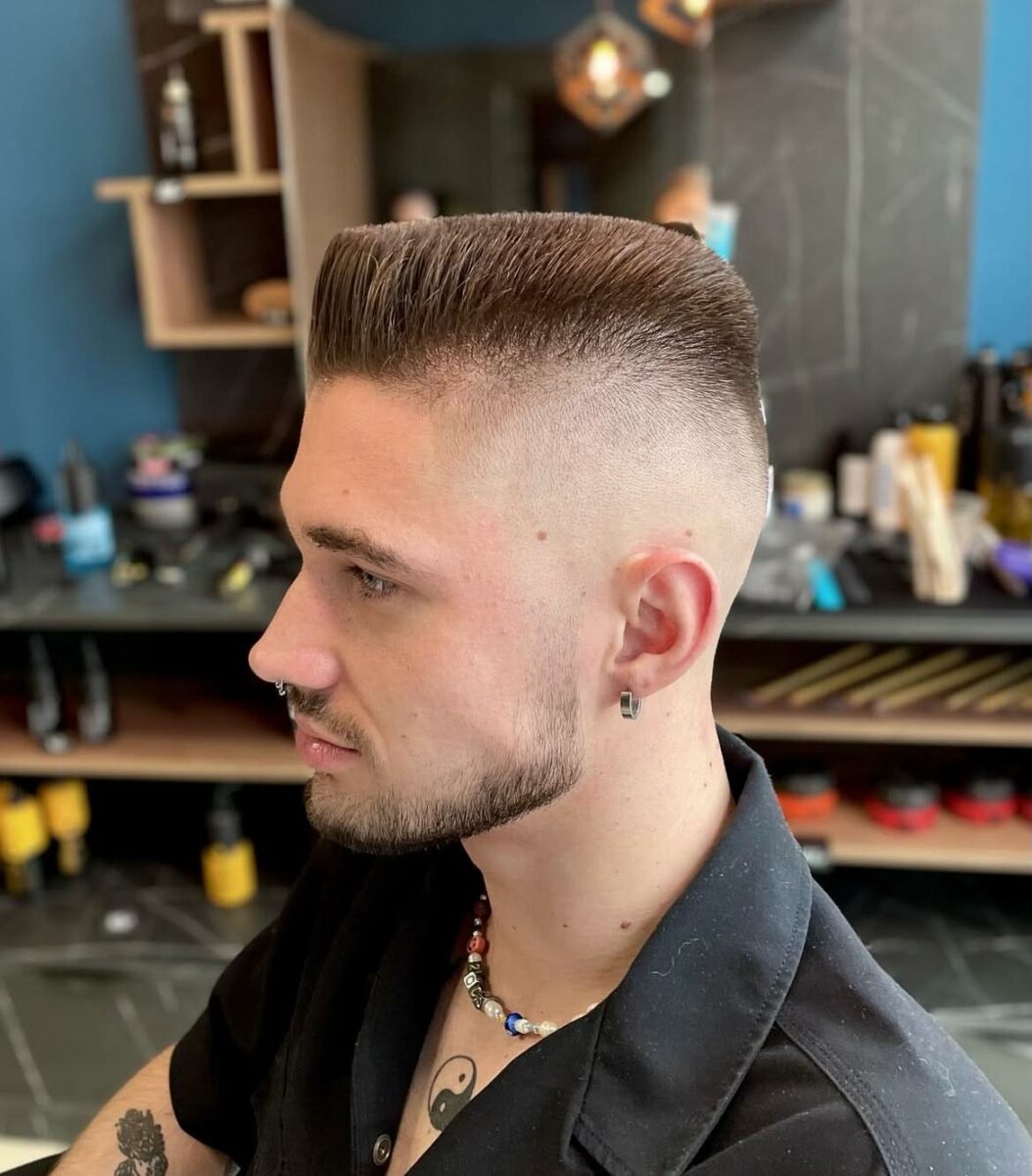 10 cortes de cabelo militares que exalam força e estilo