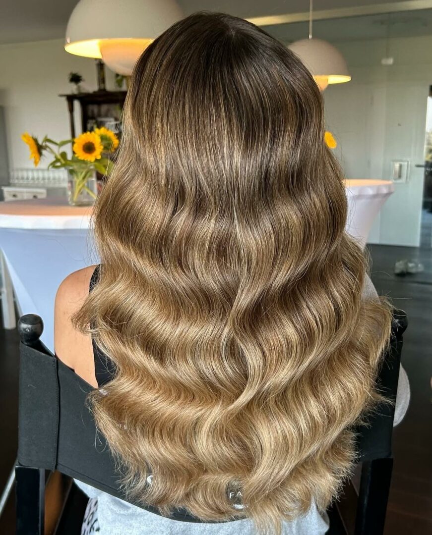 10 belles coiffures pour cheveux longs, de la plus décontractée à la ...