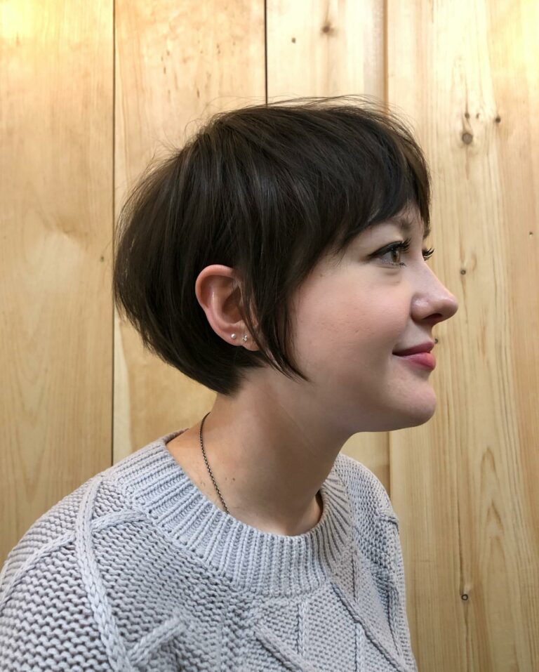 10 Gorgeous Jaw-Length Haircuts For Every Hair Type