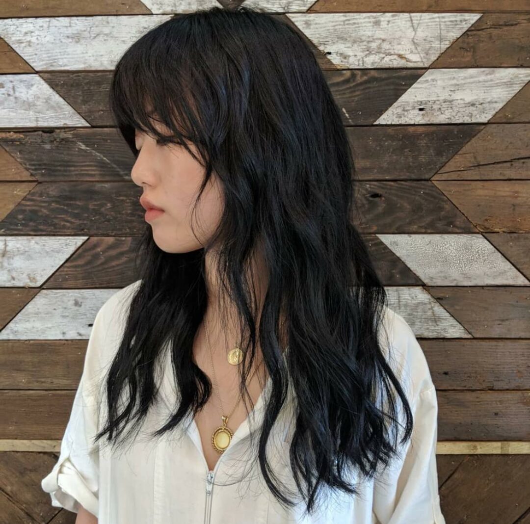 10 Layers With Curtain Bangs Haircuts That Will Elevate Your Look To A ...