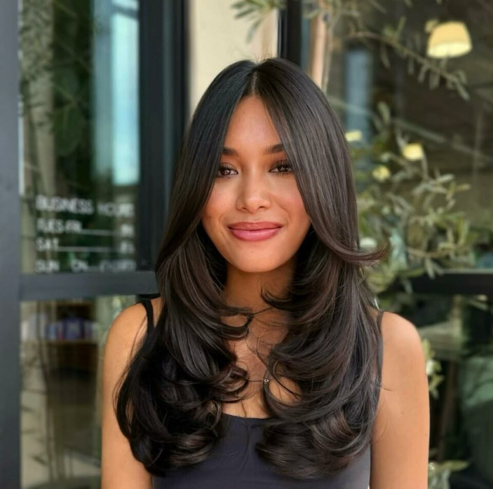 10 Layers With Curtain Bangs Haircuts That Will Elevate Your Look To A ...