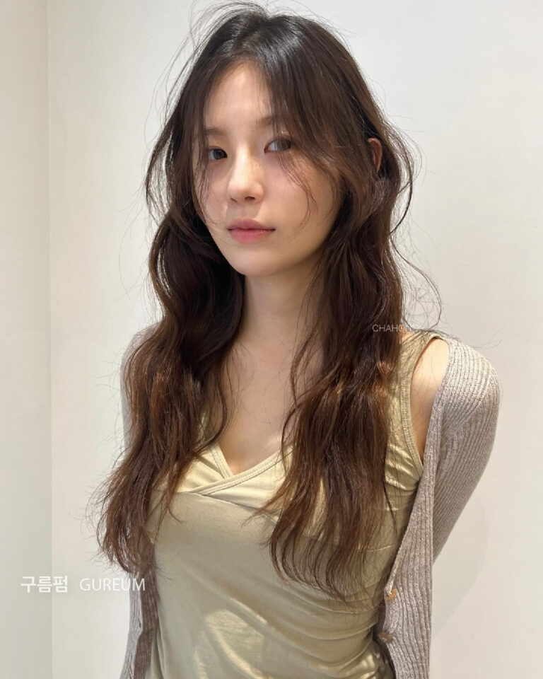 10 Pretty And Easy Ways To Wear Wispy Bangs On Long Hair