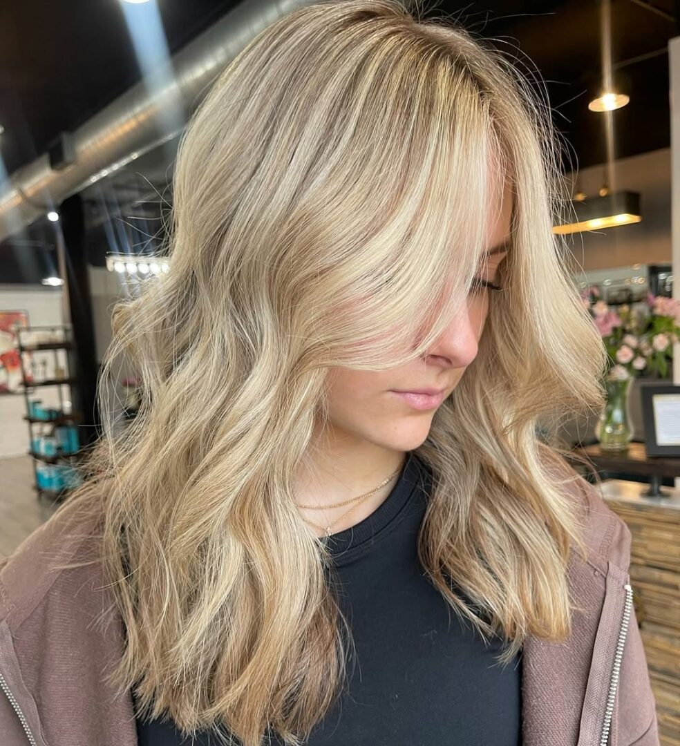 10 Gorgeous Butter Blonde Hair Looks For A Sleek, Smooth 2025